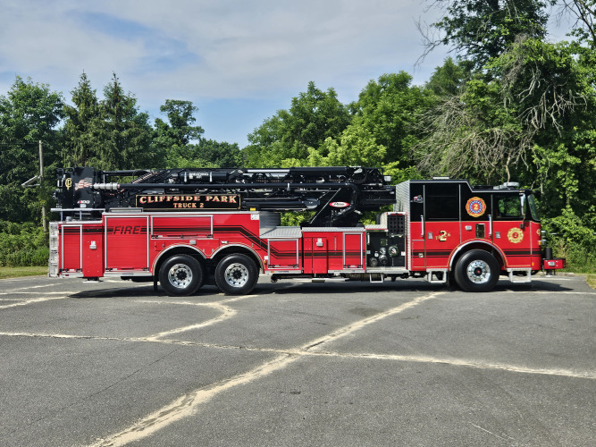 New Pierce Fire Truck - Arrow XT 100' Mid-Mount Tower delivered to ...