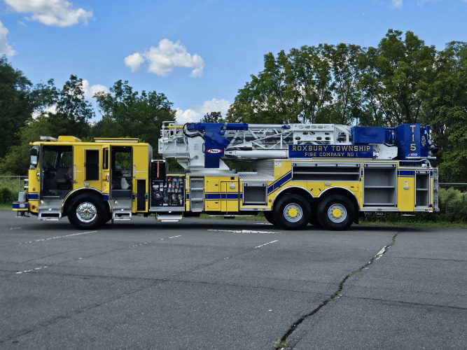 New Pierce Fire Truck - Enforcer Ascendant Mid-Mount 100' Tower ...